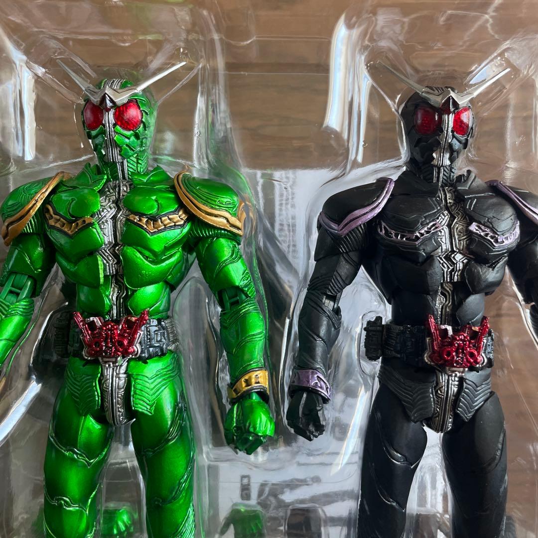 S.I.C. 仮面ライダーW 2体セット　s.i.c.魂大全2011 冊子付き