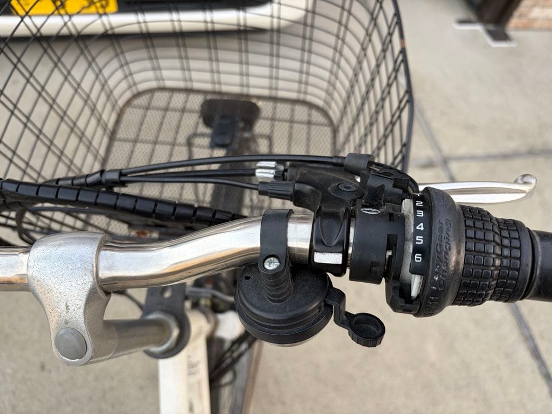 電動アシスト自転車 シティタイプ ホワイト