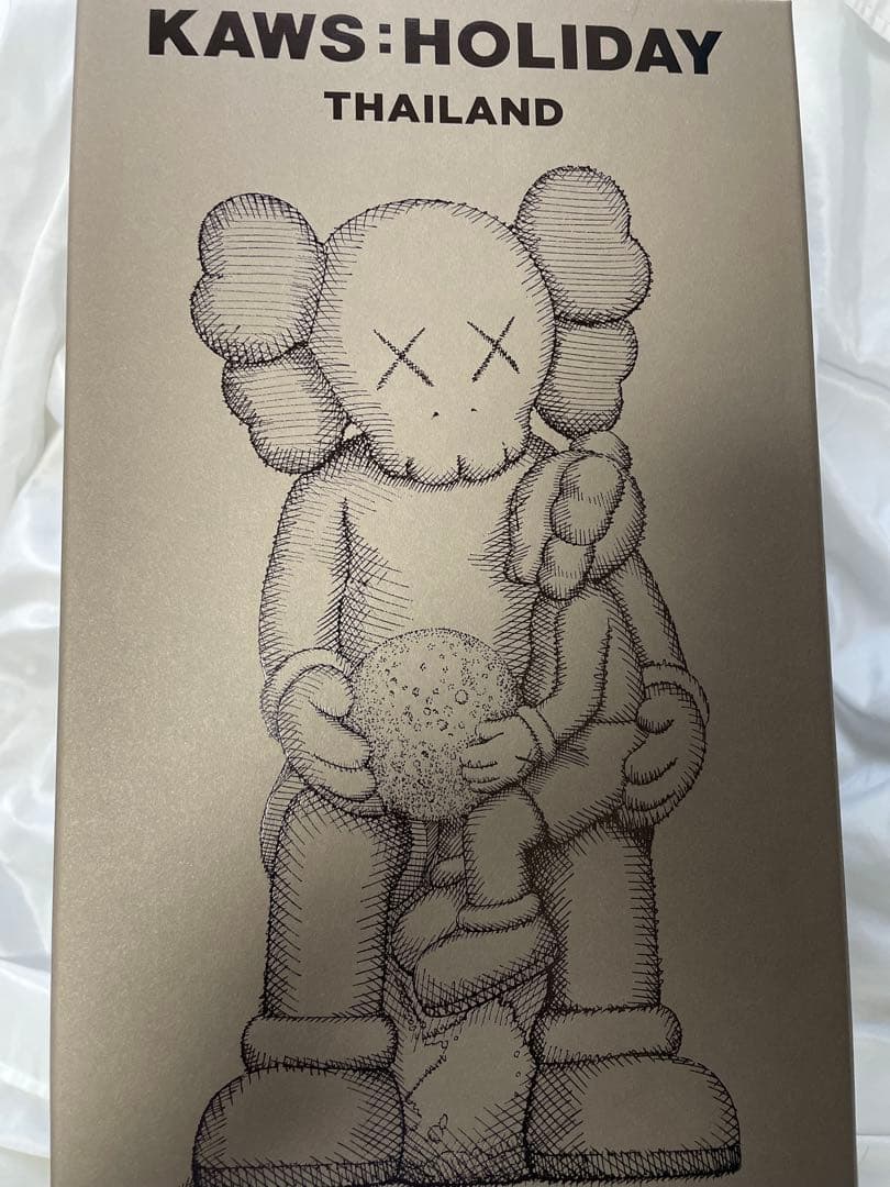 その他 KAWS HOLIDAY THAILAND - Brown