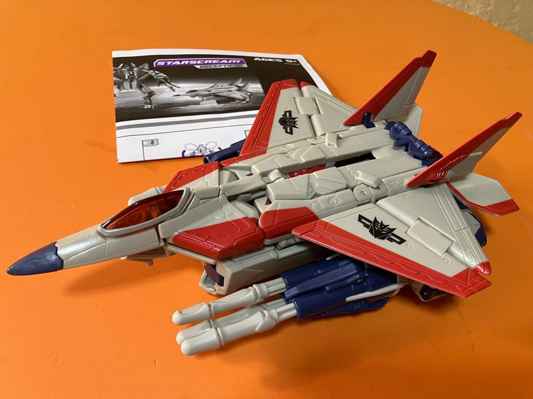 STARSCREAM(スタースクリーム) ハズブロ　トランスフォーマー