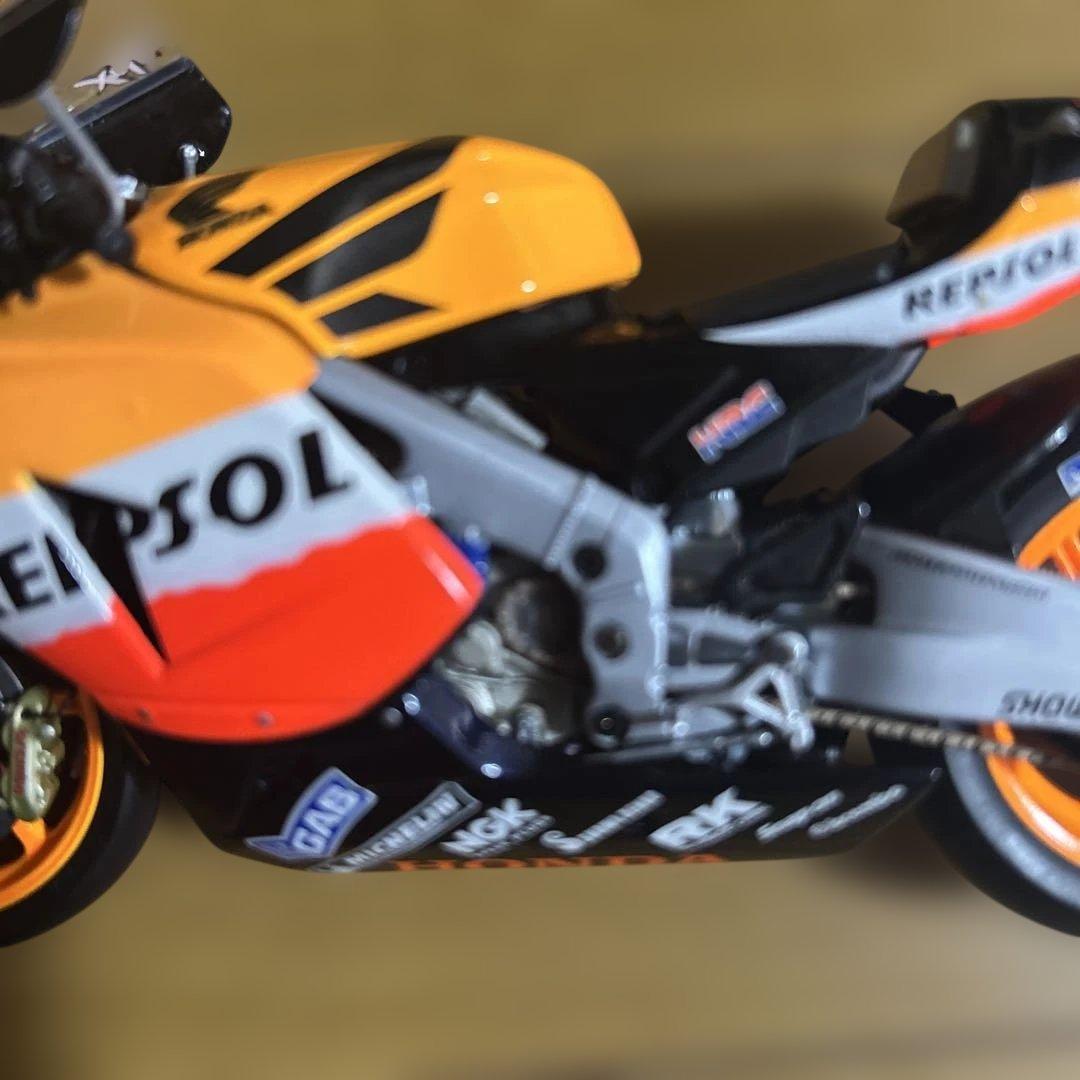 ミニチャンプス MINICHAMPS HONDA RC 211V