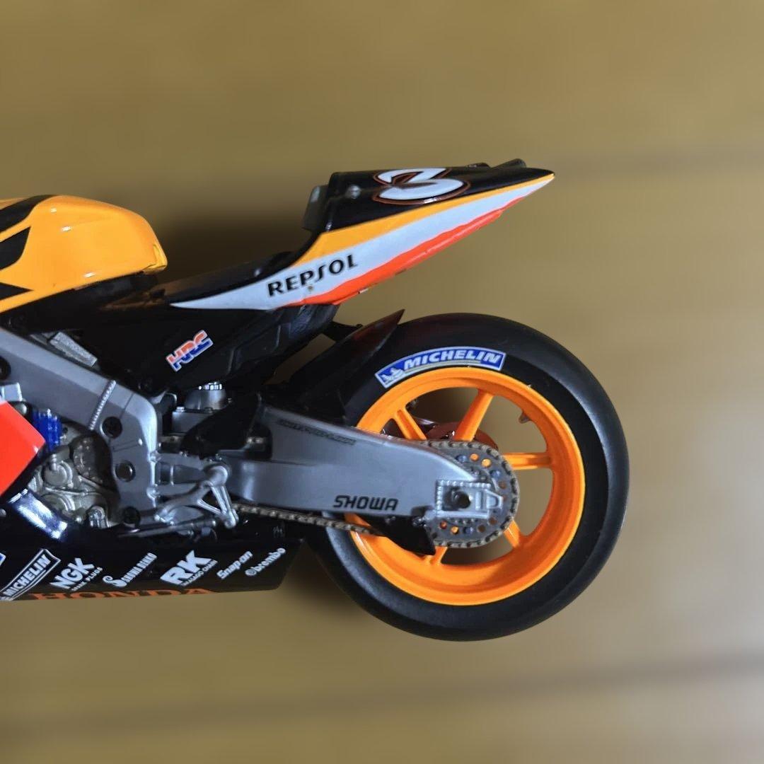 ミニチャンプス MINICHAMPS HONDA RC 211V