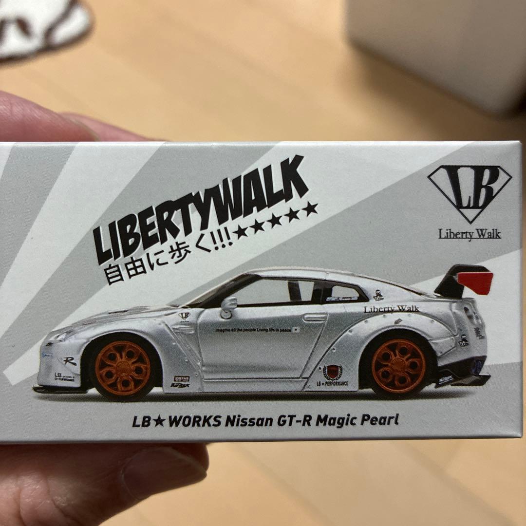 mini gt 85 LBWK★GT-R Magic Pearl