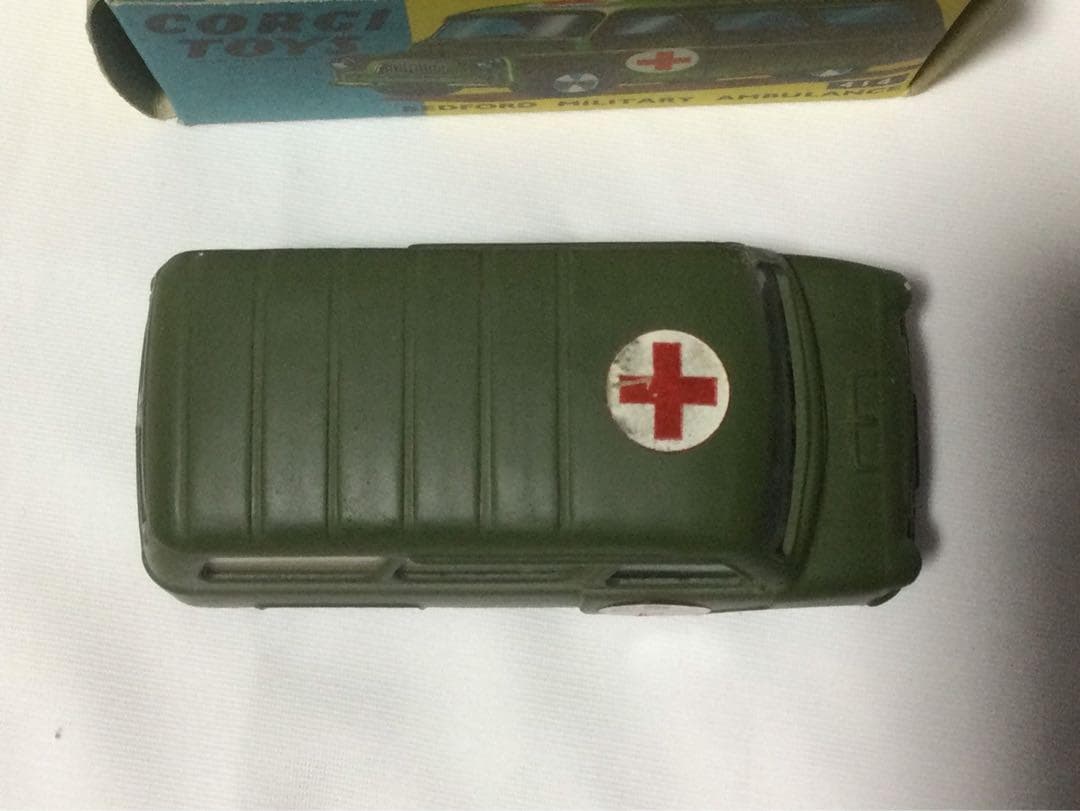 ミニカー Corgi Toys Bedford Utilicon Ambulance