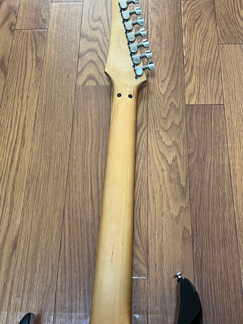 Ibanez UV777P 7弦 Steve Vaiモデル