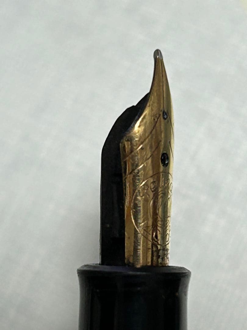 【Pelikan 万年筆 #140 緑縞 ヴィンテージ 14K セミフレックス】