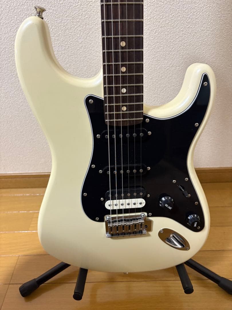 Squier by Fender Stratcaster HSS ストラト