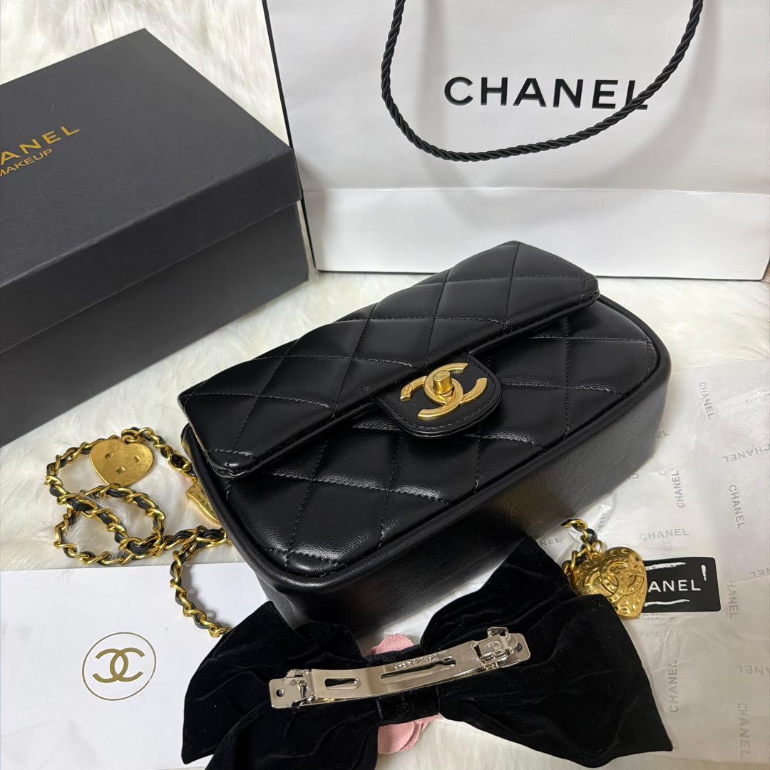 CHANEL(シャネル)ノベルティ★ハートチャーム付きショルダーバッグ★