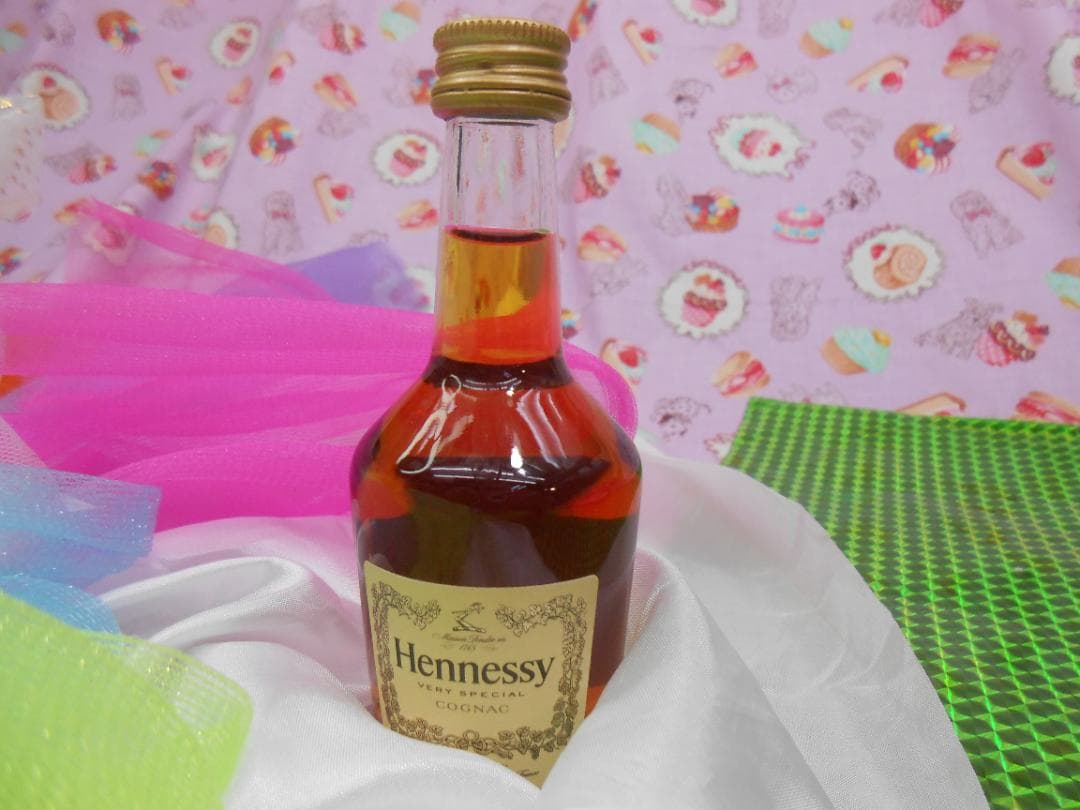 未開封9.980円Hennessyコニャックとジョニーウォーカー赤ラベル