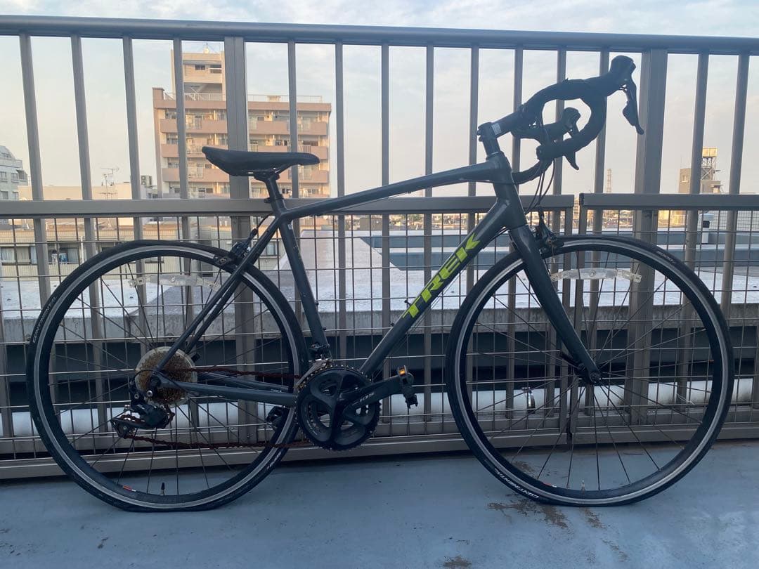 ブータン　中古　TREK Domane AL 5 ロードバイク グレー