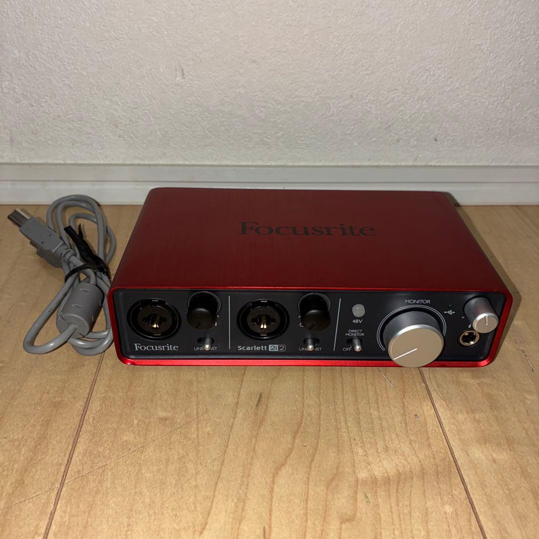 Focusrite Scarlett 2i2 1st gen USBケーブル付き