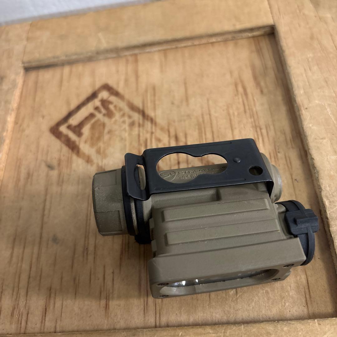 米軍　実物STREAMLIGHT SIDEWINDER COMPACT II