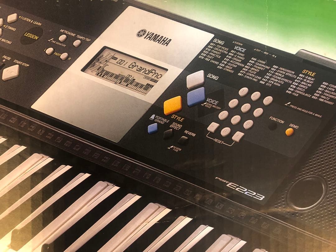Yamaha PSR-E223 デジタルキーボード + PA-3Cアダプター