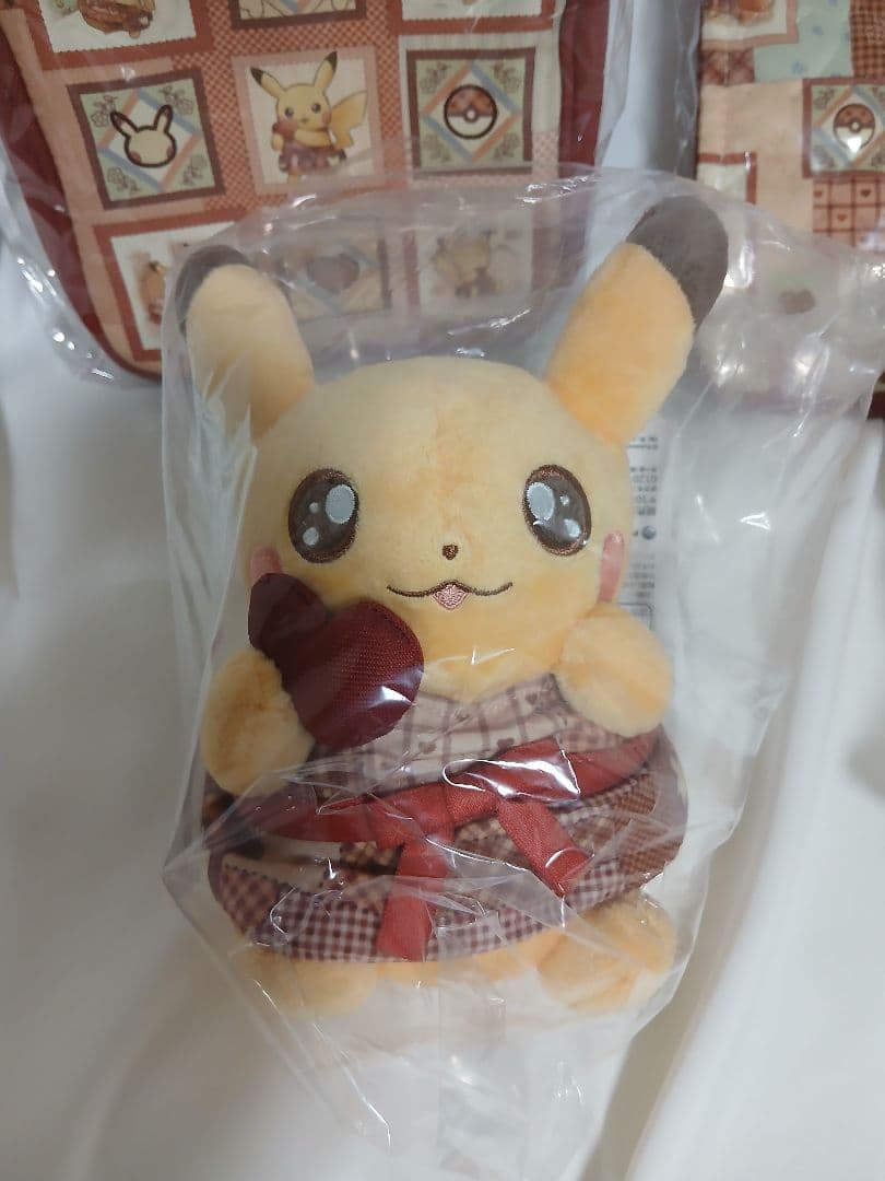 Pikachu’s Sweet Delivery ピカチュウ マグカップポーチ