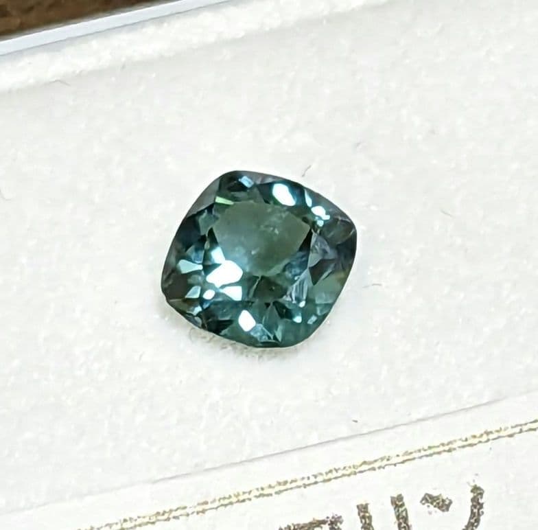 トルマリン ルース (0.427ct)