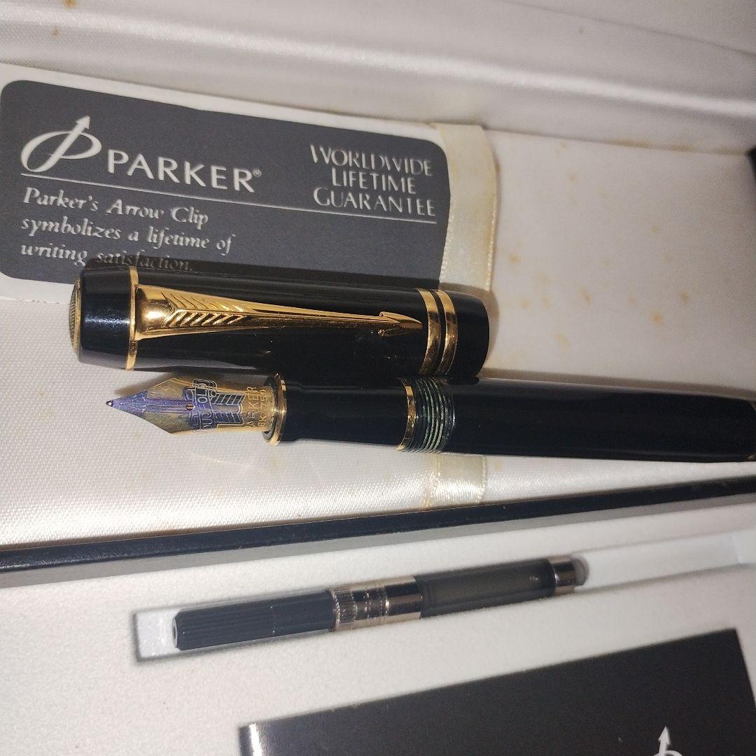 PARKER ブラック万年筆 ゴールド装飾
