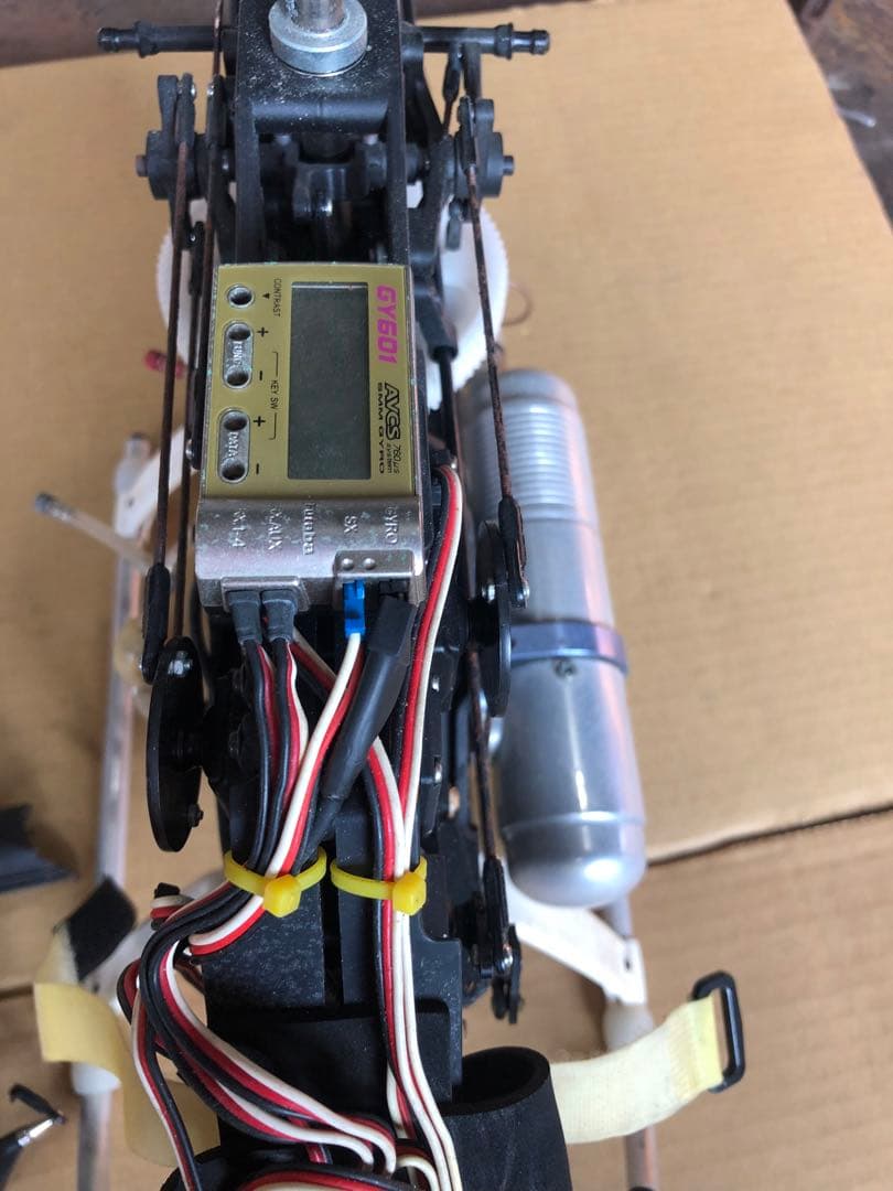 ヒロボー　ラジコンヘリコプター　エンジン