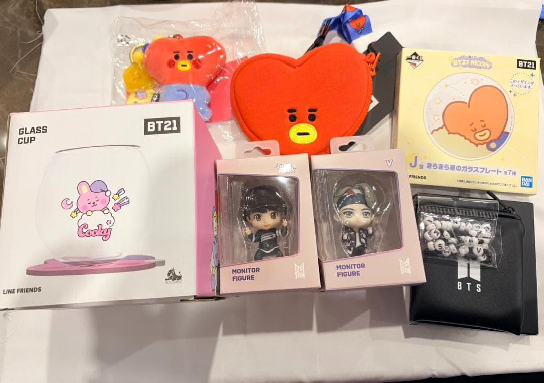 【未使用品】BTS グッズまとめ売り BT21 マスコット フィギュア グラス等