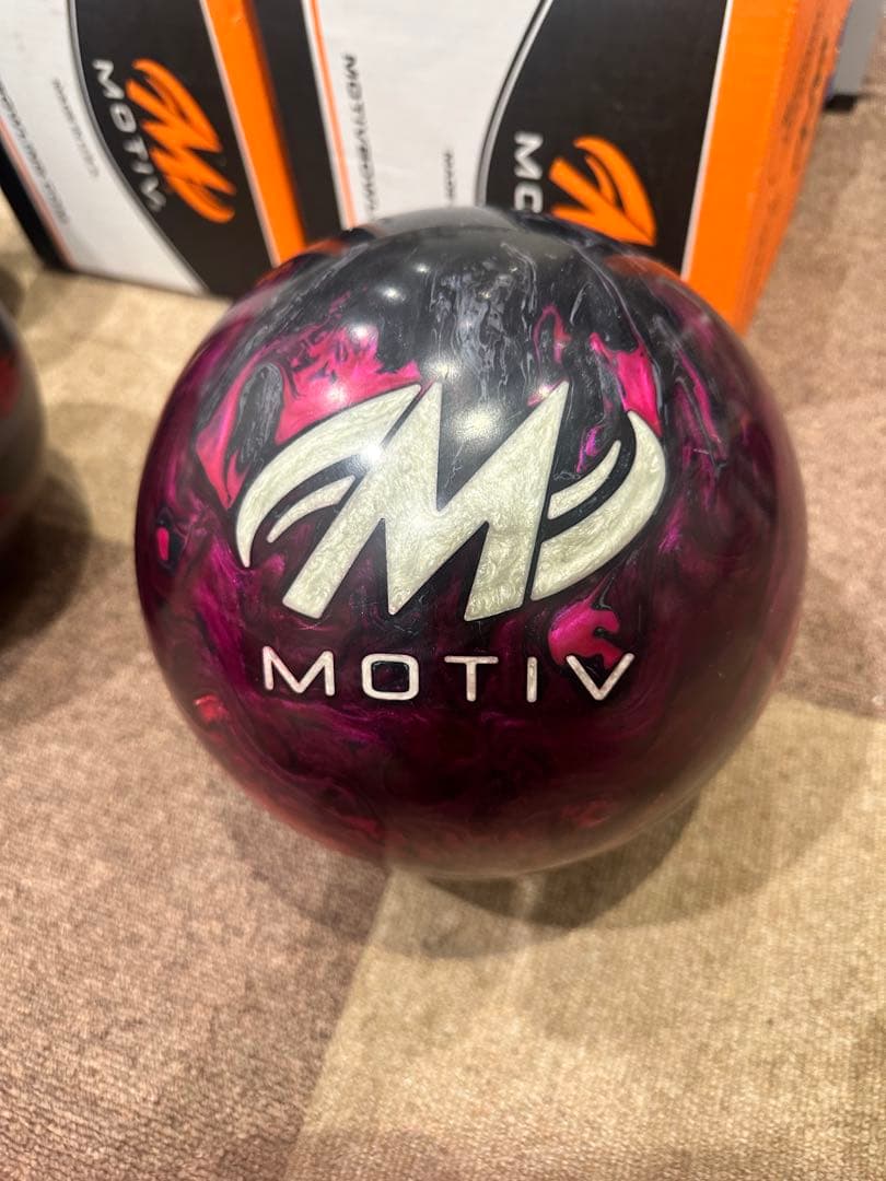 MOTIV クリムゾンジャッカル　モーティブ　15ポンドボウリングボール