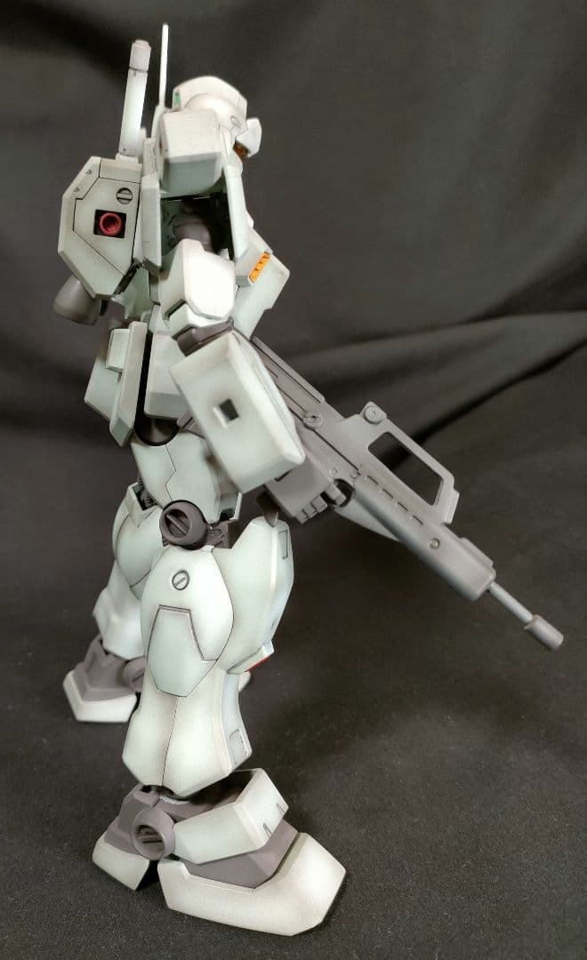 ガンプラ 塗装済 完成品 MG 1/100 RGM-79N ジムカスタム