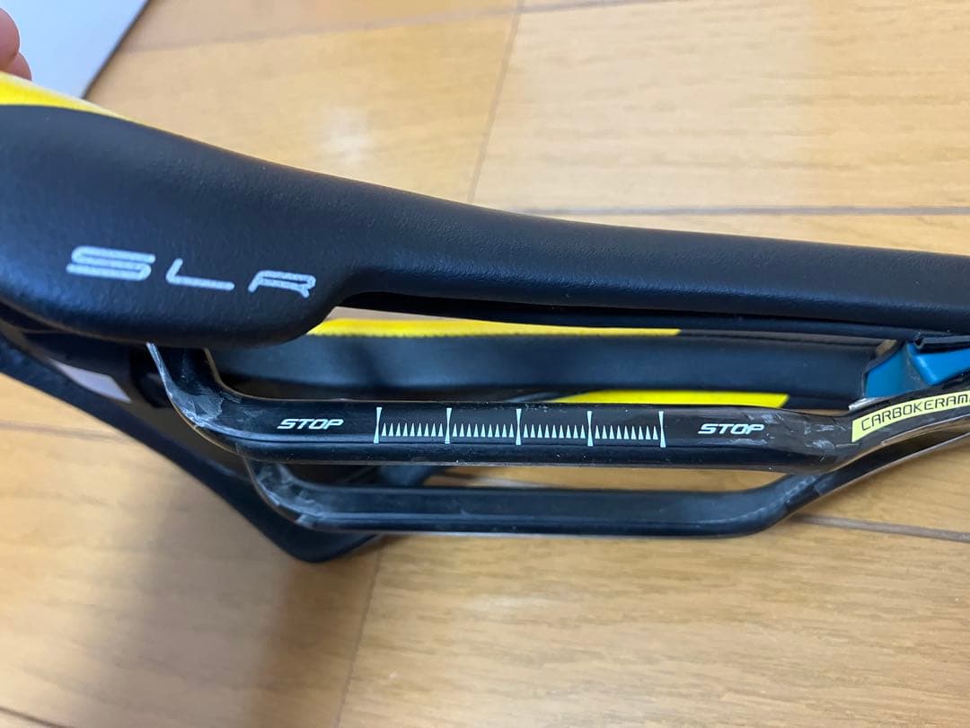 パーツ SELLE ITALIA SLR KIT CARBONIO SUPERFLOW
