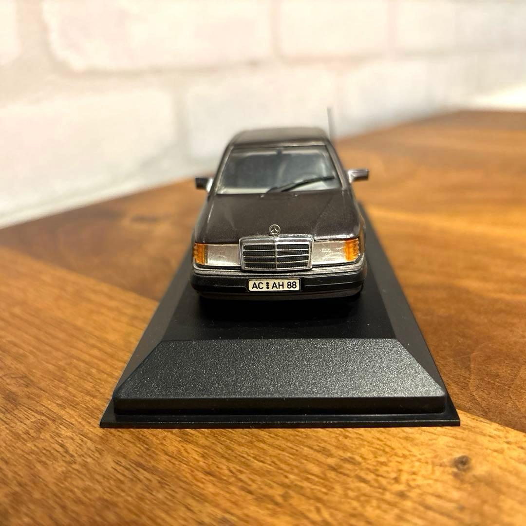 ミニカー MINICHAMPS Mercedes Benz 400E V8