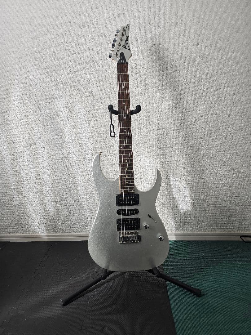 江*彰様 Ibanez RG シルバー エレキギター 社外ソフトケース付き