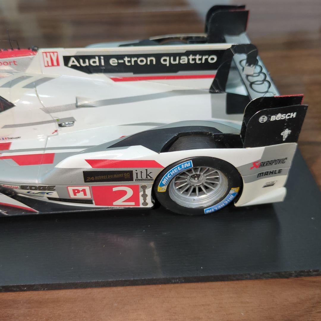 ミニカー Audi e-tron quattro Le Mans '14 1:18