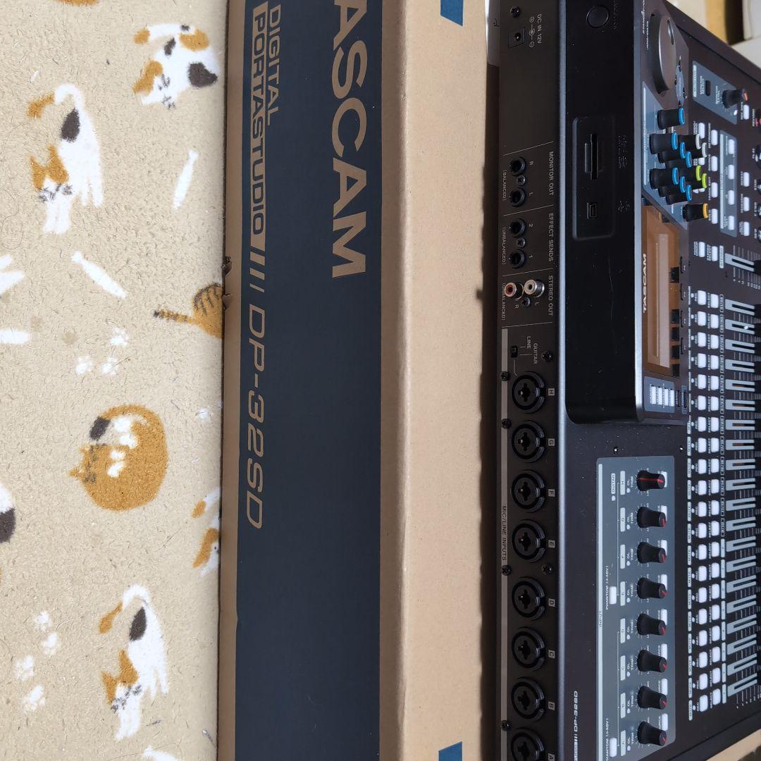 TASCAM32トラック SD/SDHCマルチトラックレコーダー DP-32SD