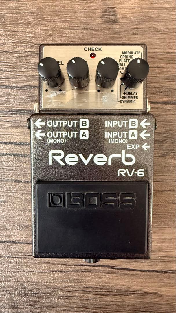 箱付きBOSS Reverb RV-6 ギターエフェクター