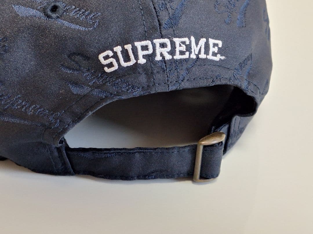 【新品・未着用】　Supreme ネイビーキャップ ロゴ刺繍　サイズ調整可