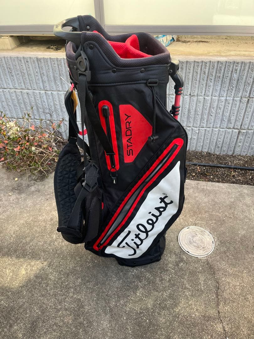 Titleist STADRY キャディバッグ ブラック/ピンク　フードなし