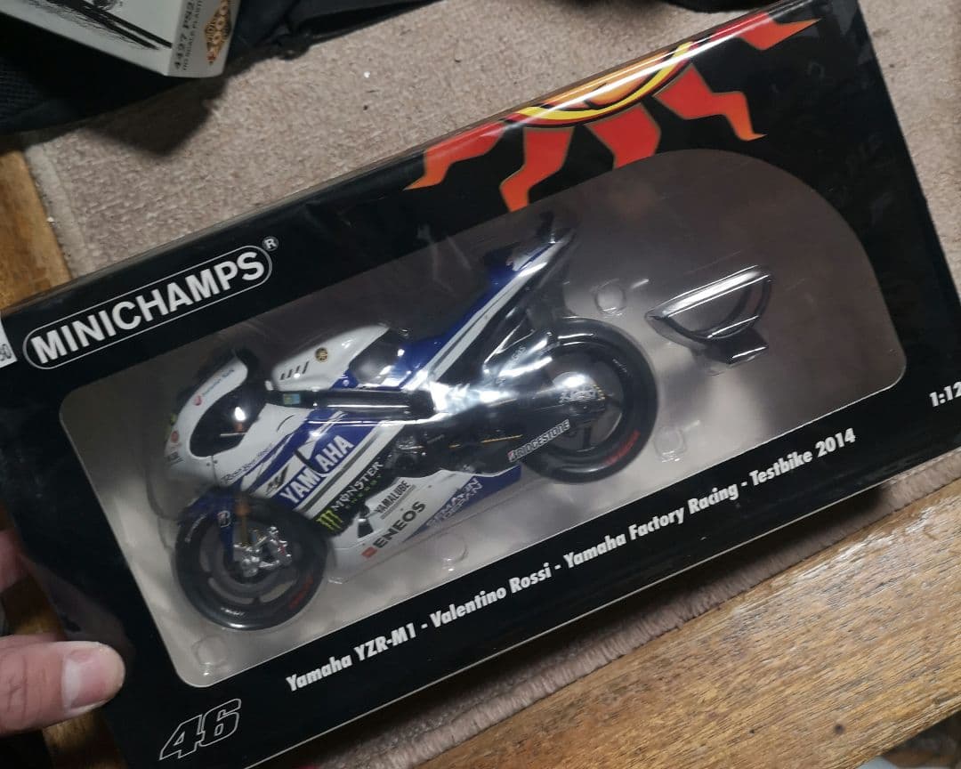 ミニチャンプス 1/12 ヤマハ YZR-M1 ロッシ テストバイク 2014