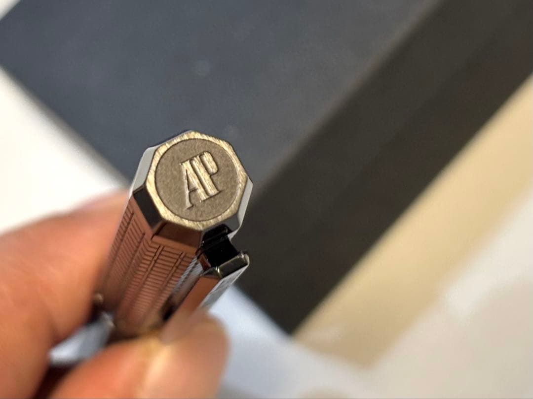 【非売品】Audemars Piguet ブラックボールペン 専用ケース付き