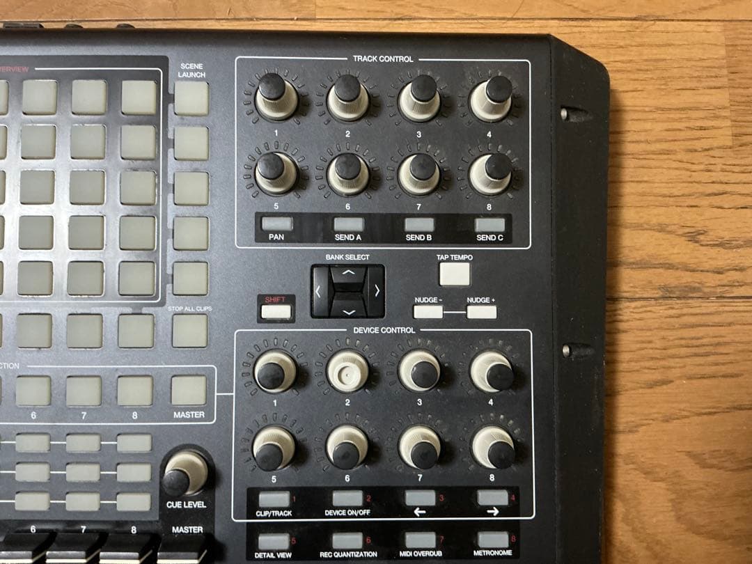 最終値下げAKAI Professional APC40 MIDIコントローラー