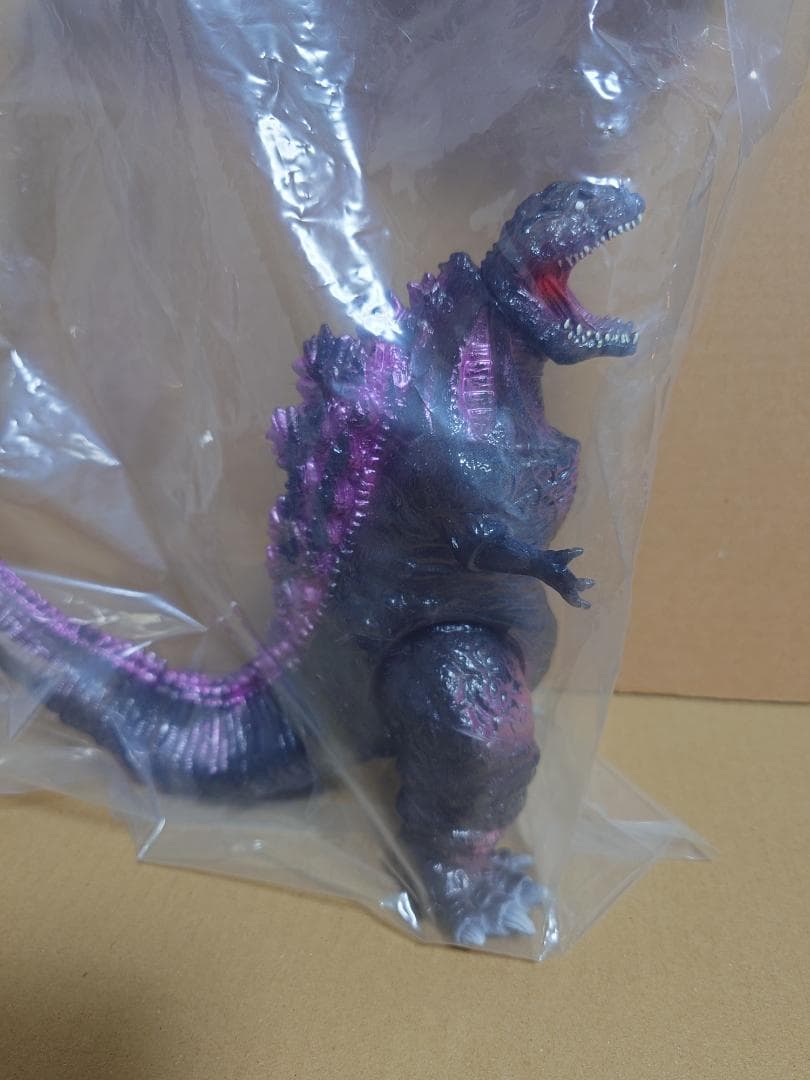 one up. シン・ゴジラ 覚醒 クリアブラック成形