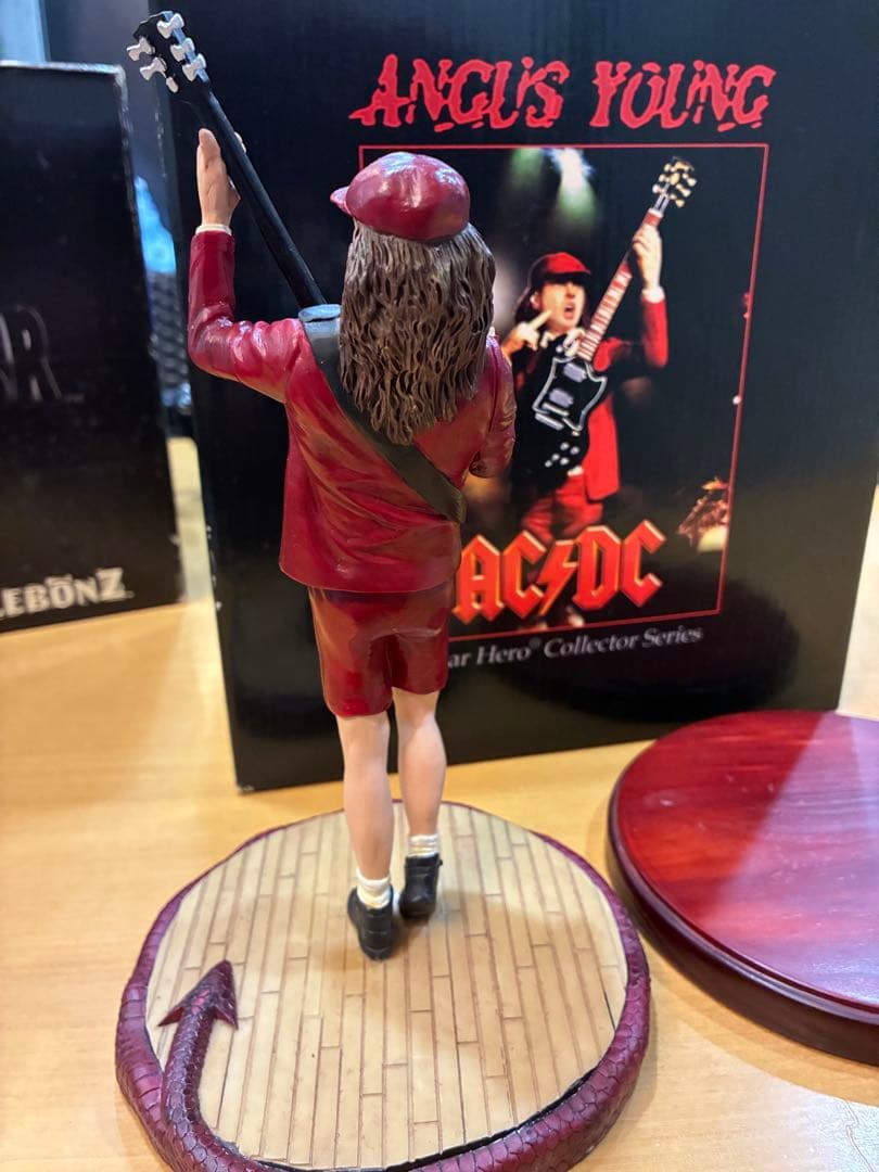AC/DC アンガス ヤング スタチュー　フィギュア　ANGUS YOUNG