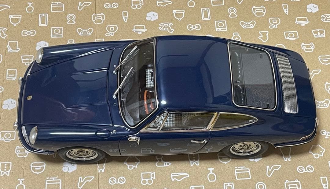 CMC 1/18 ポルシェ 901 1964 クーペ アイボリー　M-067