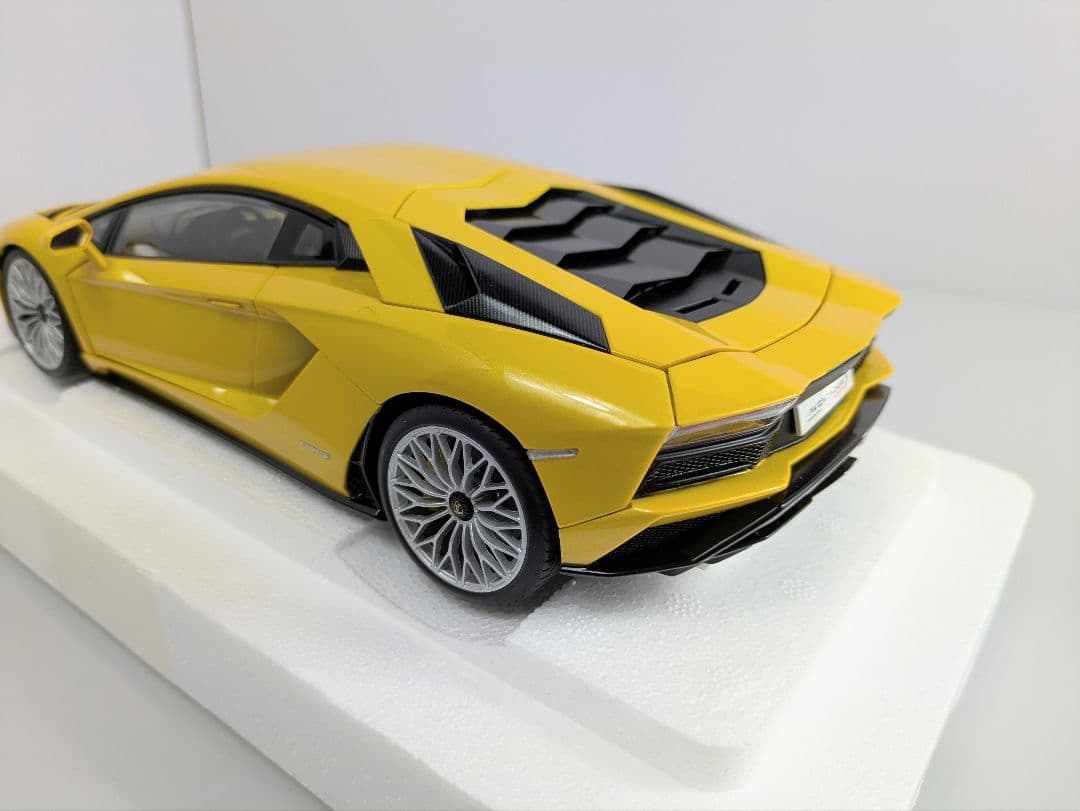 1/18 ミニカー オートアート　ランボルギーニア ヴェンタドール S Aa