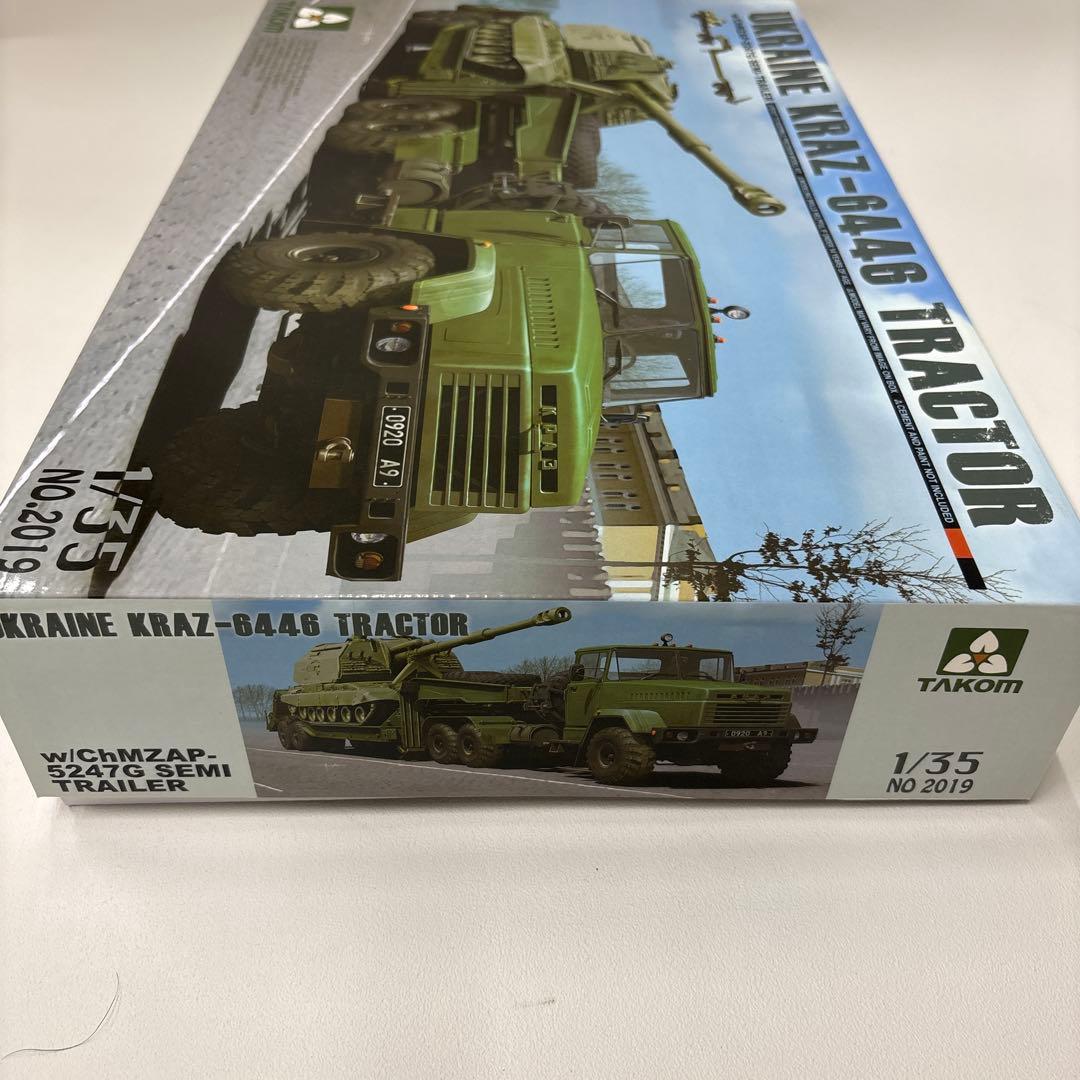 TAKOM KRAZ-6446 トラクター 1/35