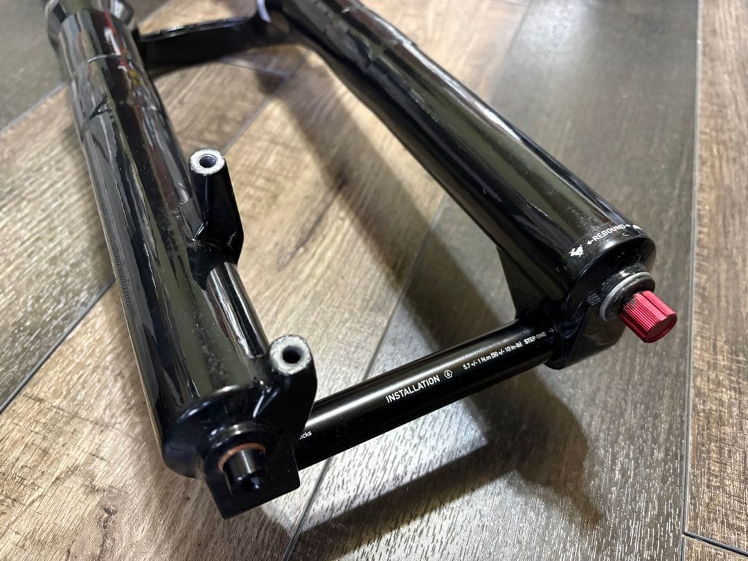 美品 ROCK SHOX ロックショックス BOXXER RC Φ20MAXLE