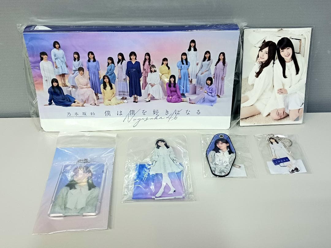 未使用品！乃木坂46 公式グッズ 大量 まとめ売り 目覚まし時計 ストラップ他