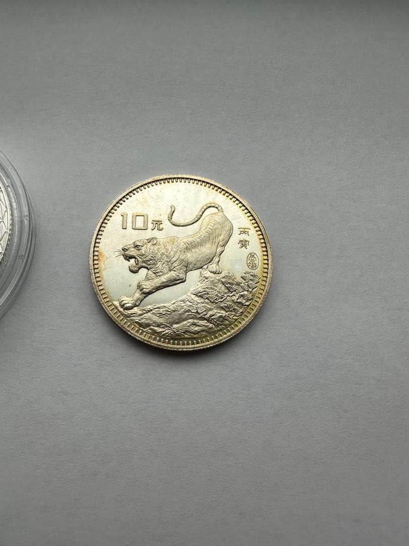 純銀　カナダ銀貨　ユニオン諸島銀貨　1OZ9999純銀　1986年中国虎銀貨3枚