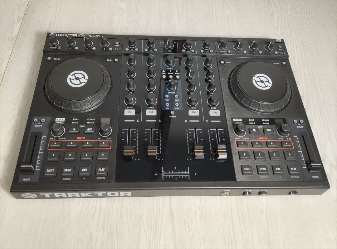 Traktor KONTROL S4 MK1 | DJコントローラー ジャンク