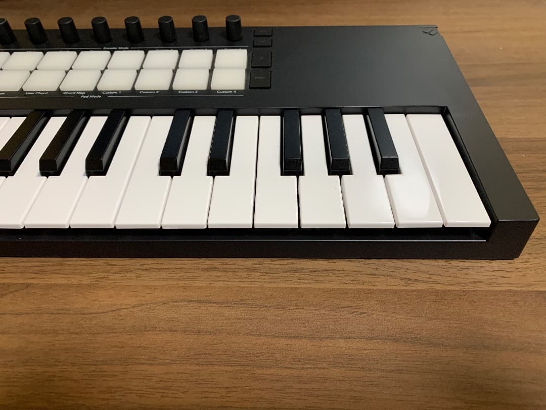 Novation Launchkey Mini 37 MK4 [製品登録解除済]