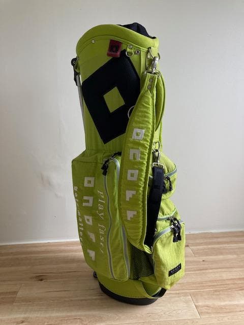 ONOFF★オノフ★9.0型★軽量★スタンド型ゴルフ キャディバック