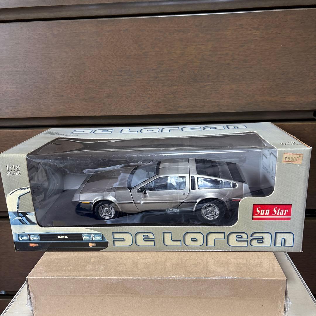 サン スター　DeLorean 1/18 未開封