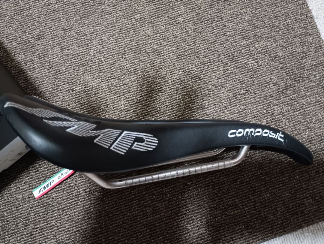 Selle SMP composite ロードバイクサドル