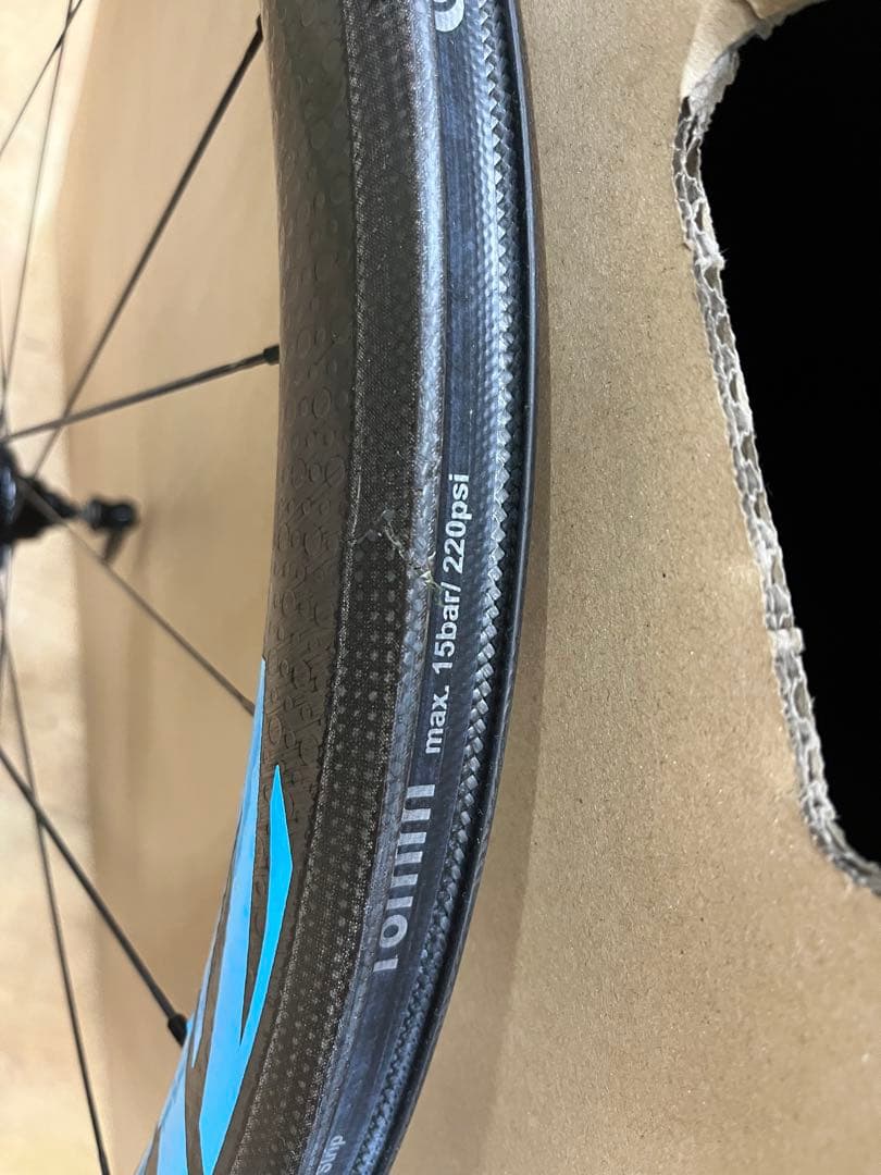 ZIPP 303 FIRECREST リムブレーキ　クリンチャー　後ろ割れアリ
