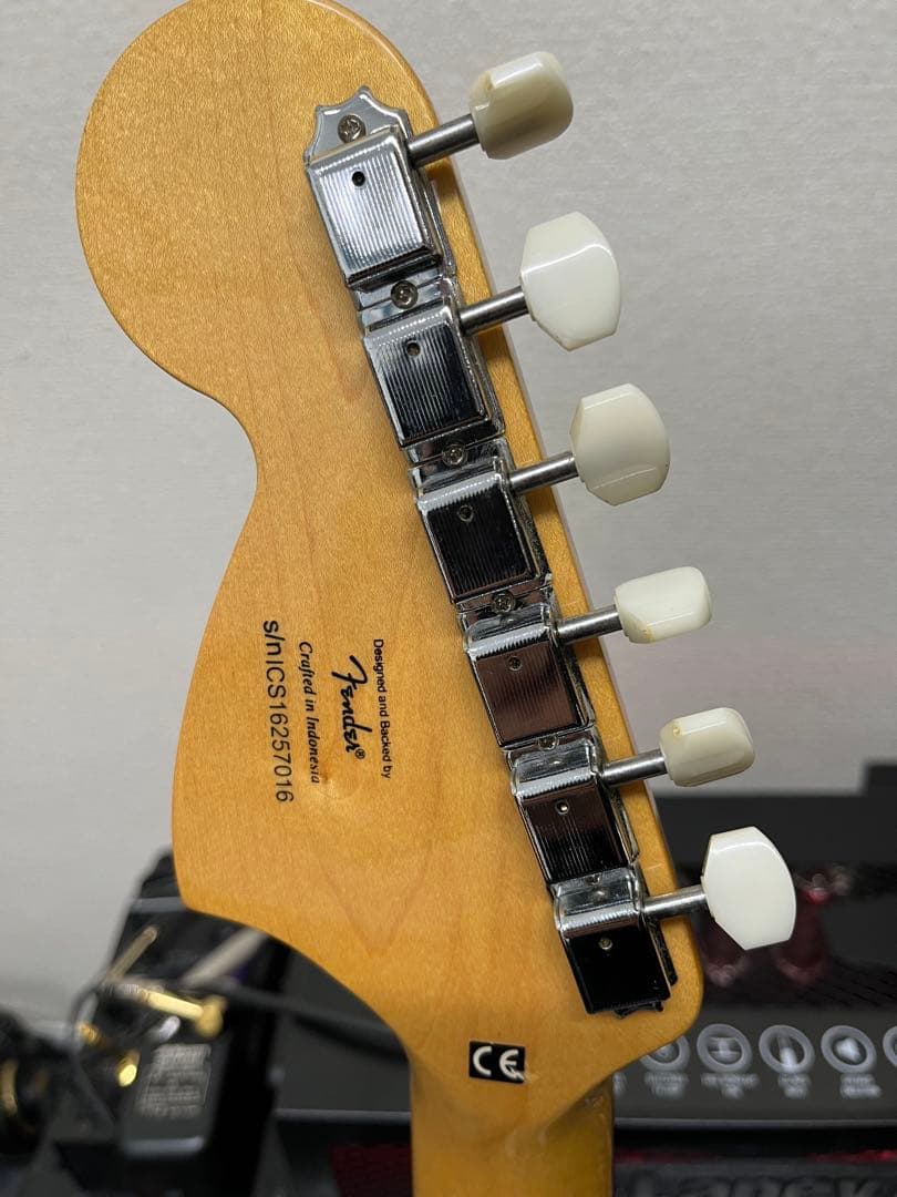 Squier vintage modified Mustang ローズ指板